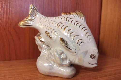 Фарфоровая статуэтка рыба Карп Дулёво