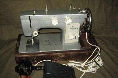 Электрическая,ручная швейная машина чайка 142М