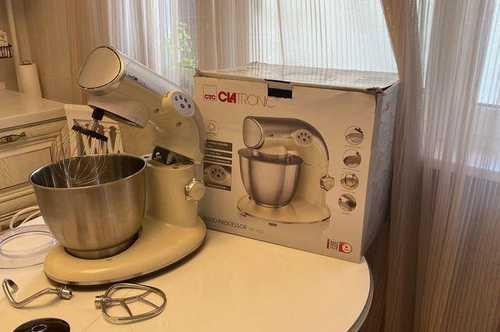 Clatronic KM 3632, Cream кухонный комбайн