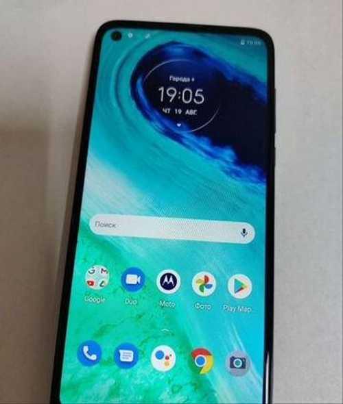 Телефон Motorola moto g8
