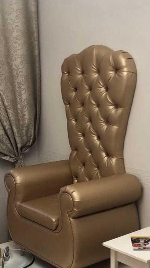 Кожанное кресло-трон