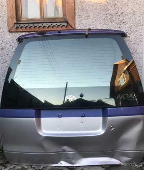 Продам дверь багажника Toyota Town Ace Noah