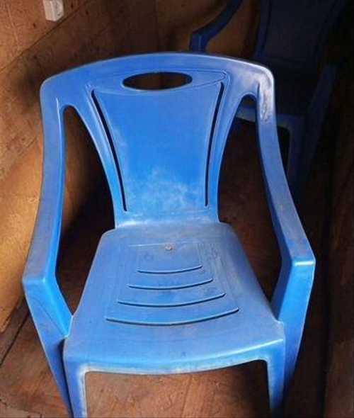 Пластиковые стулья на дачу
