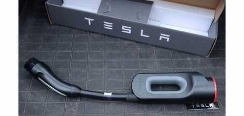 Tesla чадемо зарядка