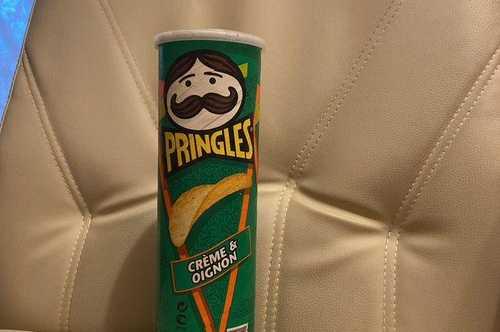 Банка pringles 1999 года