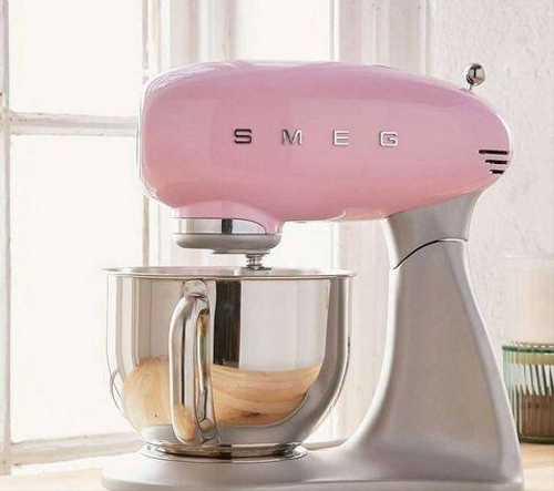 Планетарный миксер Smeg SMF02 новый розовый