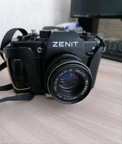 Зеркальный фотоаппарат Zenit 122 с объективом