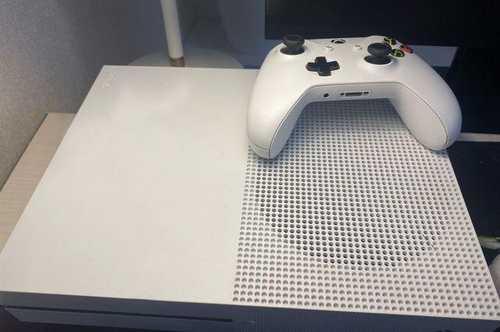 Xbox one s и геймпад для xbox one s + игры