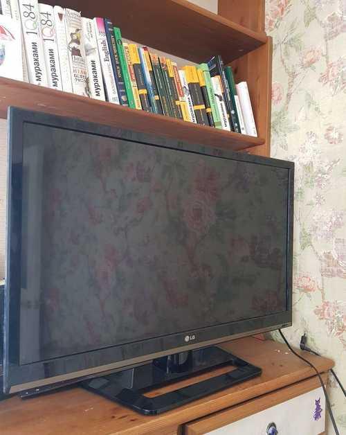 Телевизор LG 32LS570T 32"