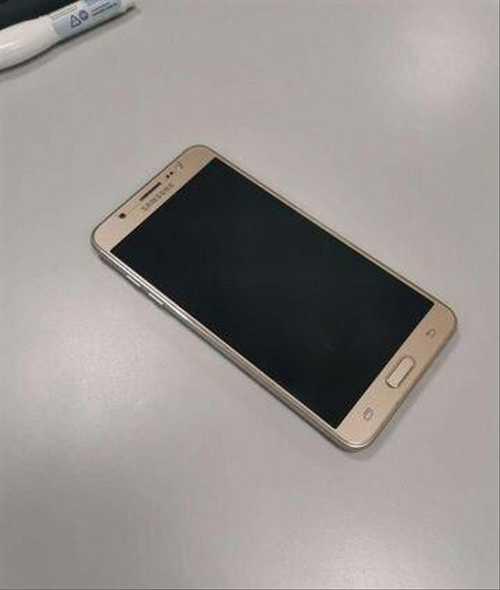 Телефон Samsung Galaxi J7