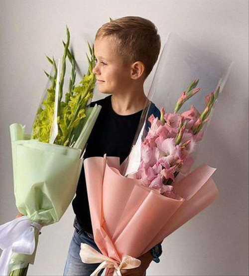 Цветы гладиолусы