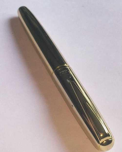 Шариковая ручка роллер