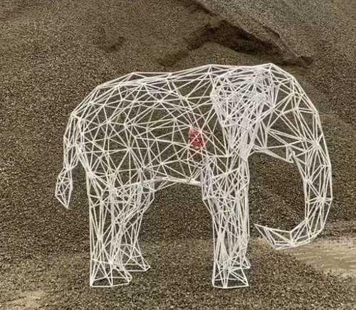 Арт-объект «Слон с сердцем»
