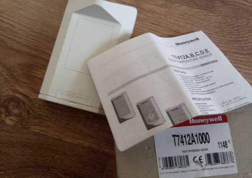Датчик температуры комнатный T7412A1000