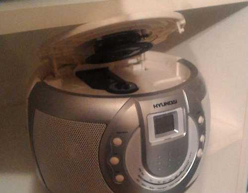 Магнитофон с радио Hyundai H-1414