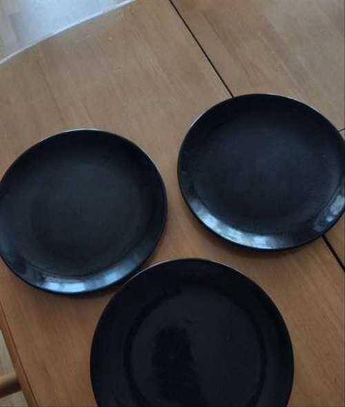 Тарелки IKEA чёрные большие
