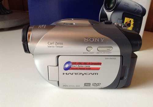 Видеокамера "Sony" DCR-DVD105E