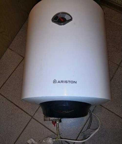 Аристон воронеж купить. Бойлер электрический на 50 Аристон Blu r 50. Ariston ABS Blu r 50v Тен. Аристон напольный водонагреватель электро 200 литров. Электроводонагреватель Аристон 65 литров.