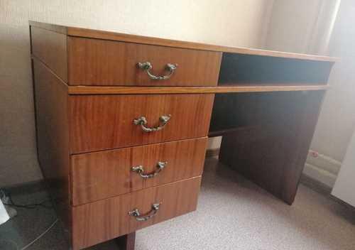 Стол письменный