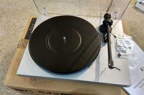 Проигрыватель Pro-Ject Debut III