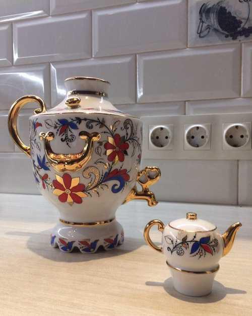 Императорский фарфор - чайник с крышкой