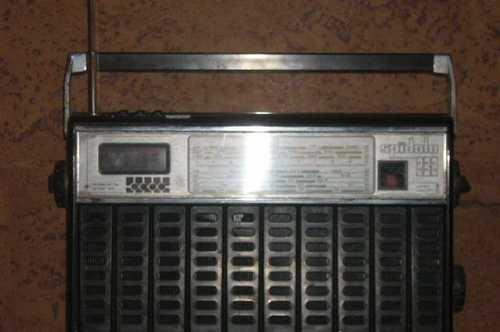 Радиоприемник VEF 232 Спидола СССР