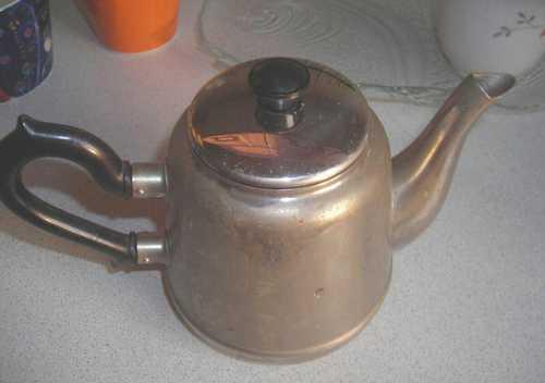 Заварочный чайник и подстаканник СССР