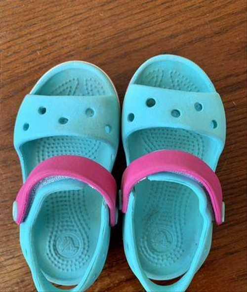 Сандалии crocs