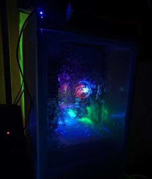 Thermaltake The Tower 100 Winter Mod
