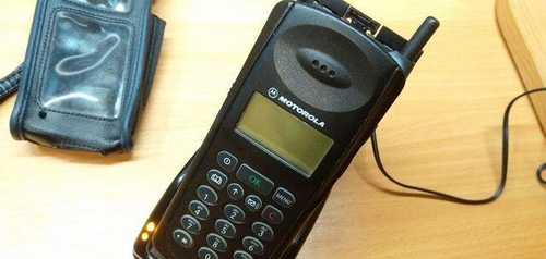 Мобильный телефон кнопочный motorola D460