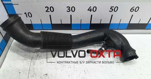 Патрубок Volvo xc90. 9475265 Volvo.