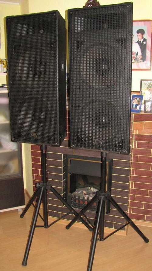 2Проф колонки Soundking 2000W D15"х2 на штативах