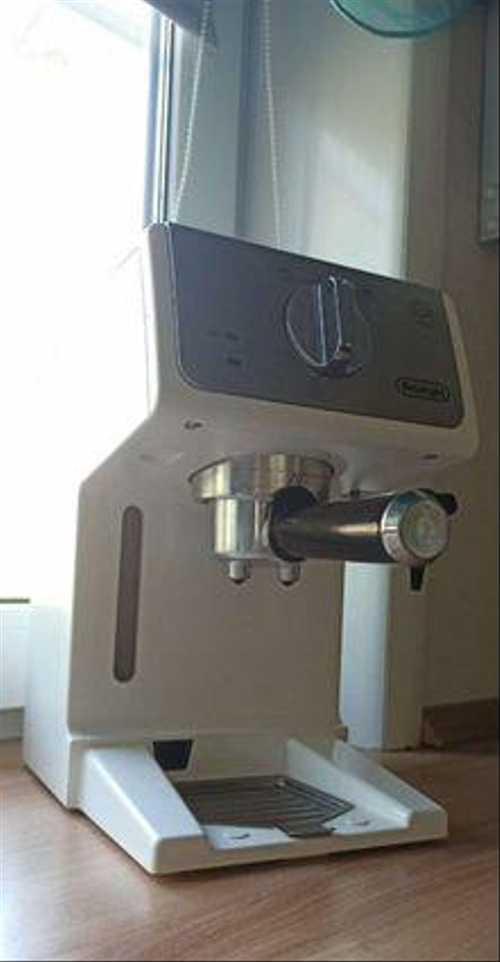 Кофеварка De'Longhi ECP 33.21