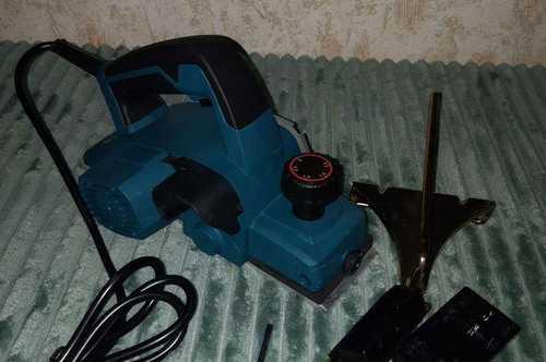 Рубанок электро (makita) 620w