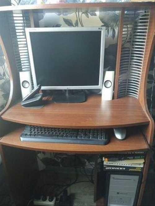 Продам персональный компьютер вместе со столом. В