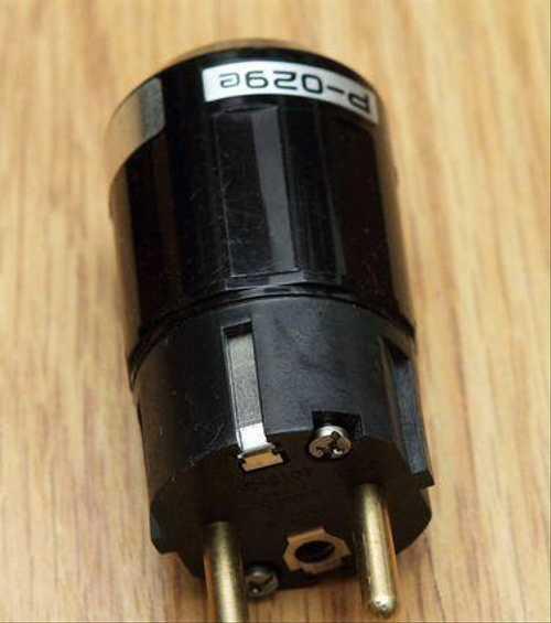 Коннектор Schuko Oyaide P-029e