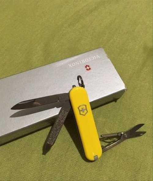 Victorinox classic sd