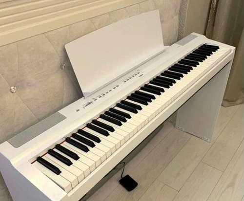 Цифровое пианино p 125. Цифровое пианино Yamaha p-105. Yamaha l-125wh. Цифровое пианино р 125. Пианино Yamaha белое на черной стойке фото.