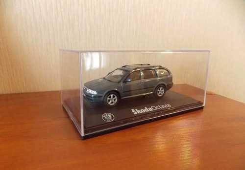 Skoda Octavia Tour фирменная модель 1:43