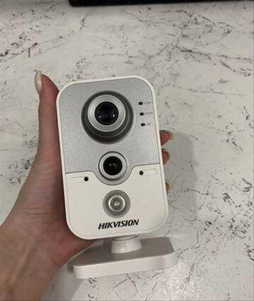 Камера видеонаблюдения Hikvision DS-2CD2432F-I