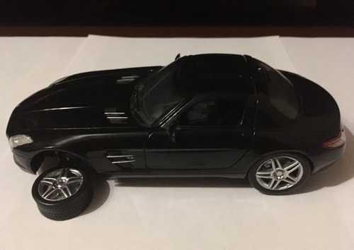 Модель авто 1/24 New Ray Mercedes Benz SLS AMG