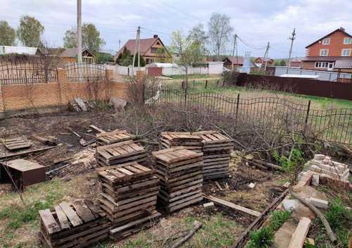 Поддоны и кругляк на дрова бесплатно