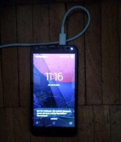 Смартфон Alcatel Pixi 4, 8 Гб (разбит экран)