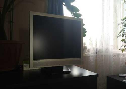 Монитор Samsung SyncMaster 710M