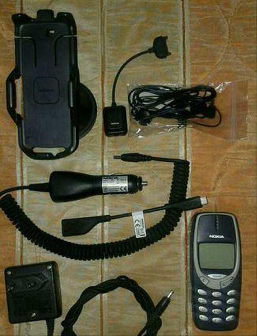 Nokia 3310 с родными аксессуарами