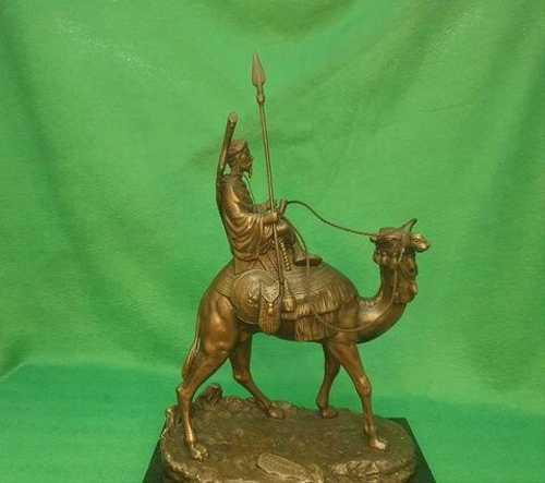 Скульптура из бронзы Арабский воин на верблюде