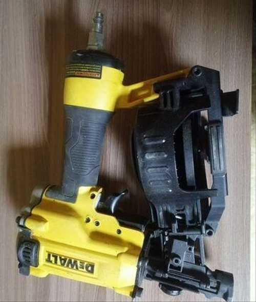 Нейлер кровельный DeWalt DW45RN (пневмо)