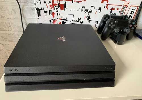 Sony PS4 Pro 1trb + докстанция для джойстиков