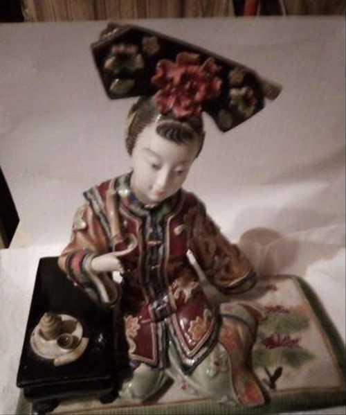 Статуэтка Китайская керамическая фигурка женщины