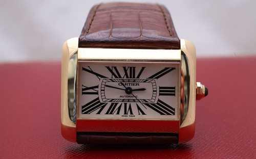 Золотые часы Cartier Tank Divan W6300856